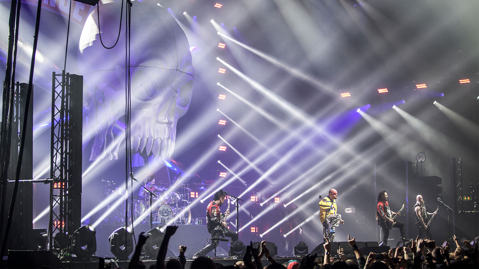 JDC1 catches fire on In Flames’ european arena tour - GLP.DE