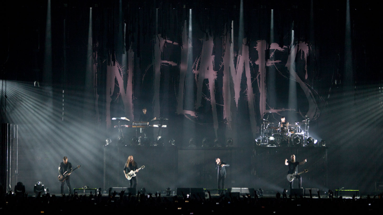 JDC1 catches fire on In Flames’ european arena tour - GLP.DE