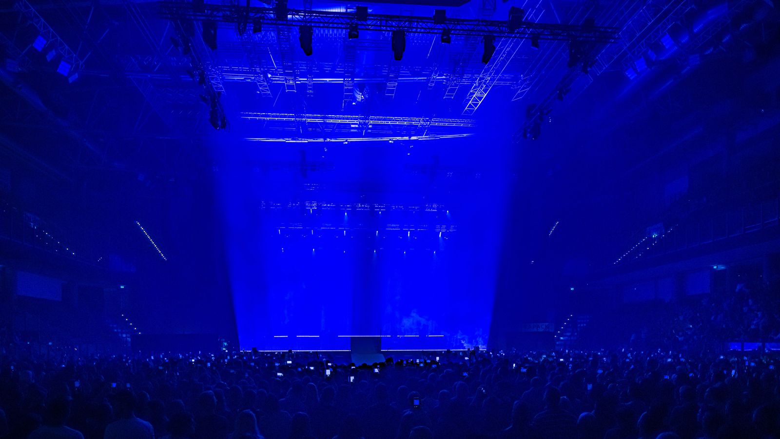 GLP – Über 150 GLP-Fixtures für Wincent Weiss „Irgendwie anders ...